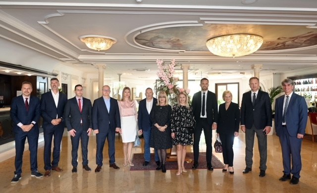 Ministarstvo regionalnoga razvoja i fondova Europske unije - Hrvatska ...